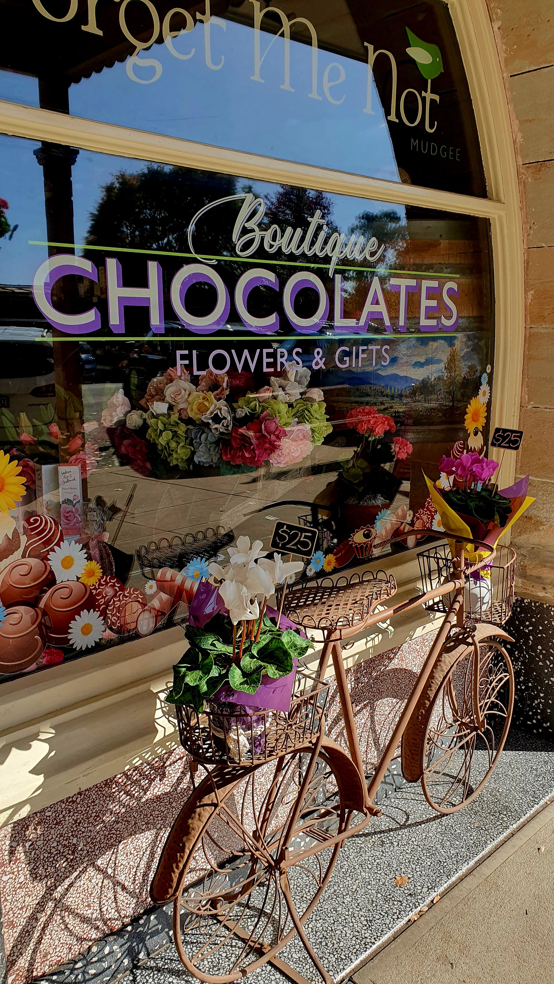 Discover Forget Me Not Mudgee: Flowers and Chocolates